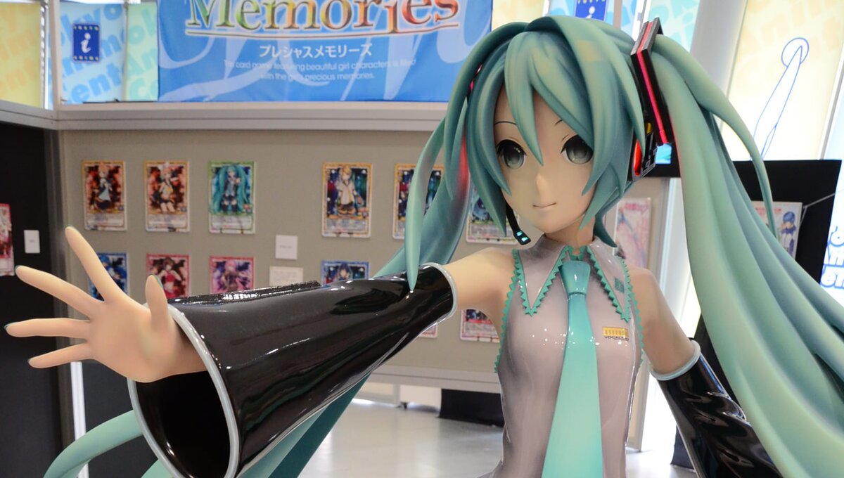 Life-Size Miku Statue Displayed at Hatsune Miku Illustration and Art ...